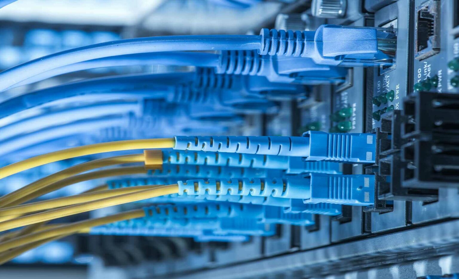 Switch là gì? Chức năng, cấu tạo và các loại Switch mạng - VNS